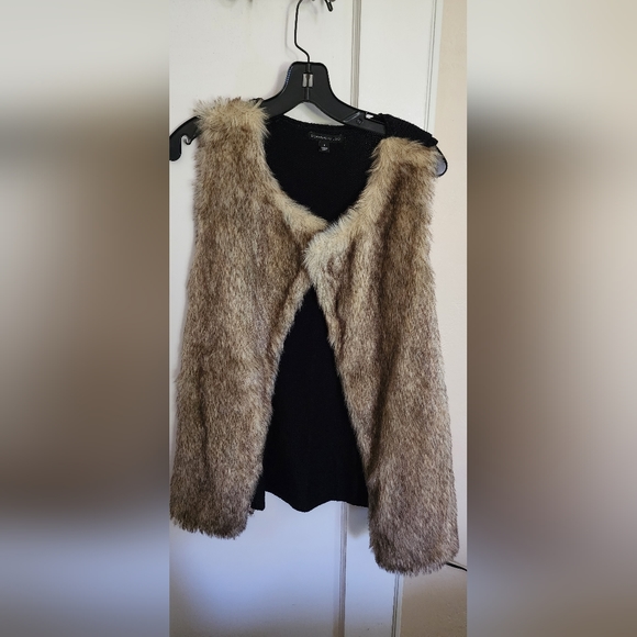 Signature Studio | Jackets & Coats | Faux Fur Vest | Poshmark